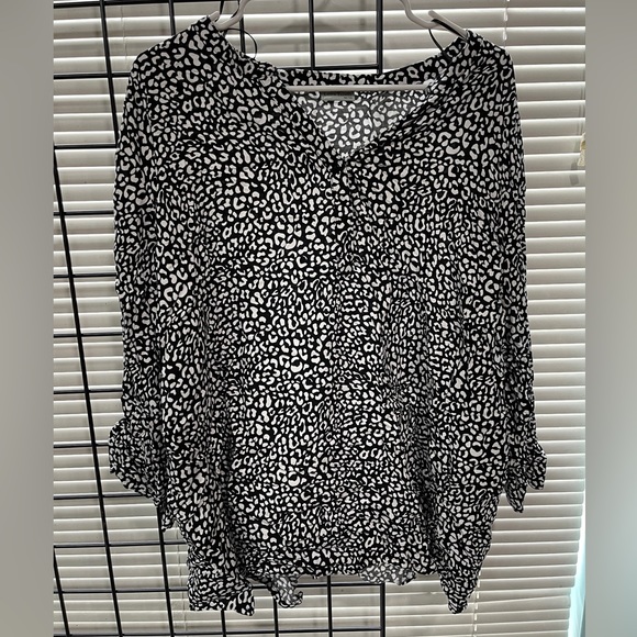 laura torelli | Tops | Laura Torelli | Poshmark